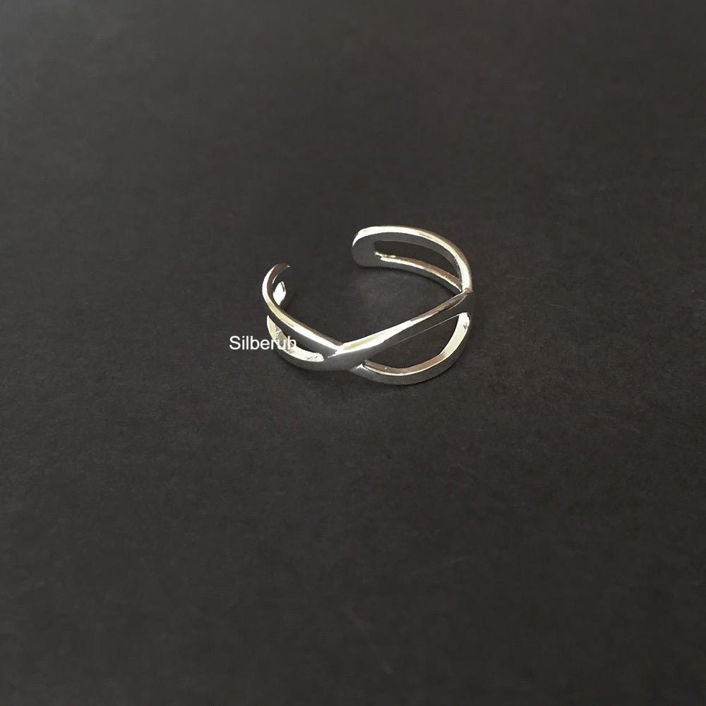 Criss Cross Silver Toe Ring – SILBERUH