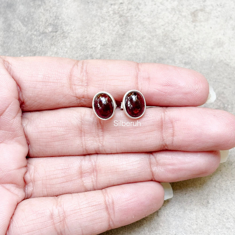 Garnet Oval Silver Stud – SILBERUH