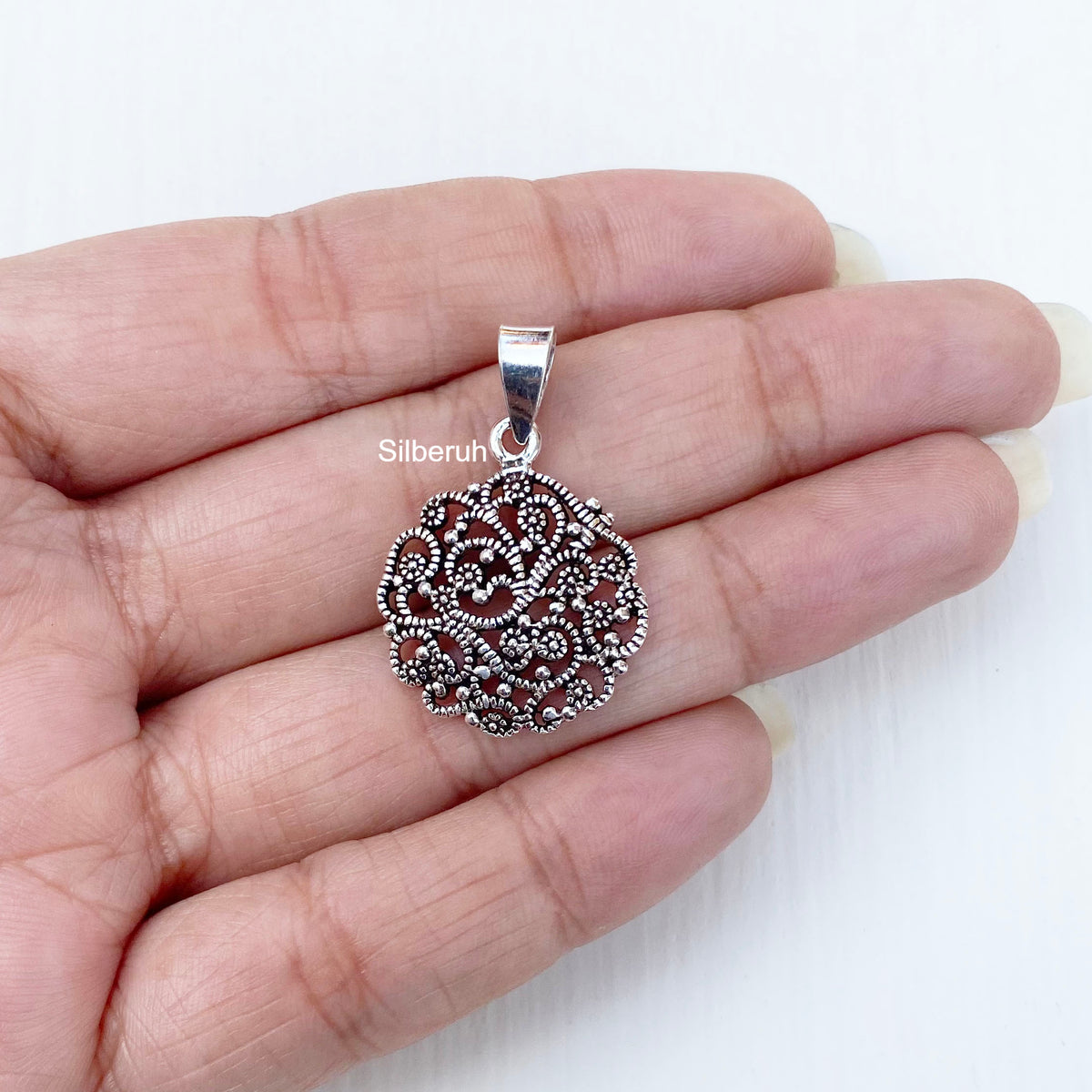 Royal Filigree Silver Pendant – SILBERUH